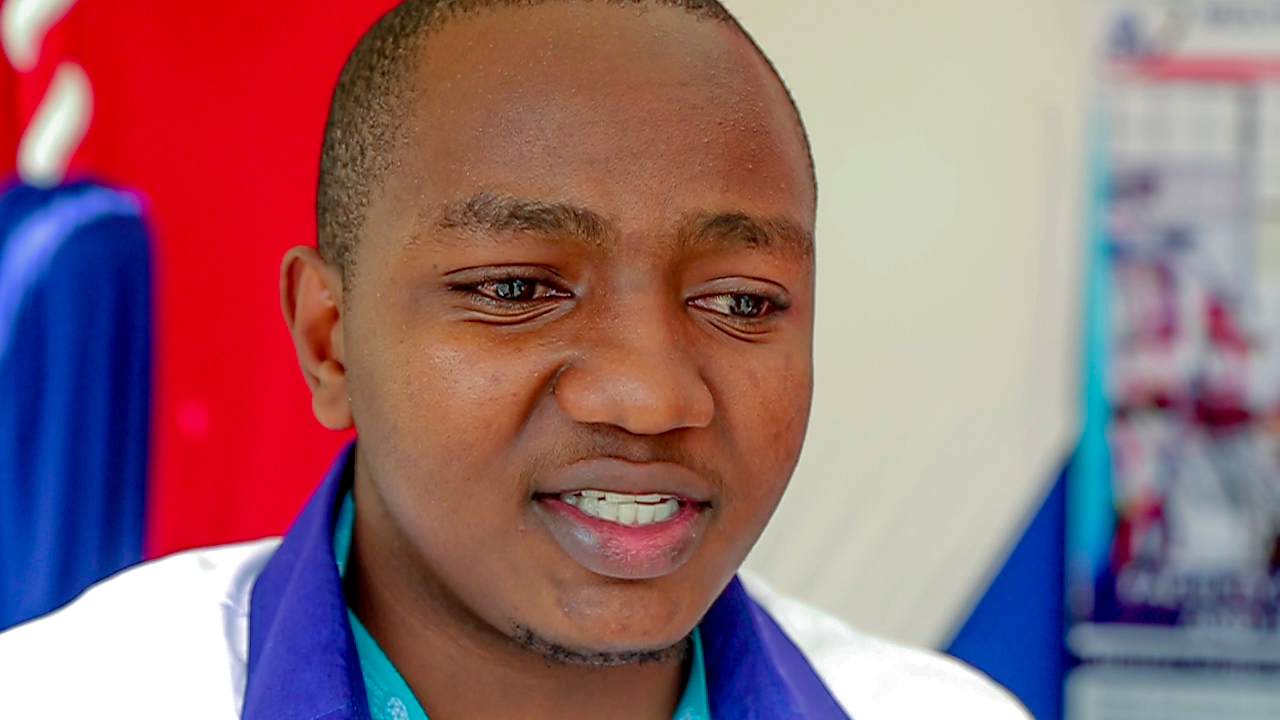 Jogar, reciclar, e ganhar dinheiro: uma aplicação do queniano Eric ...